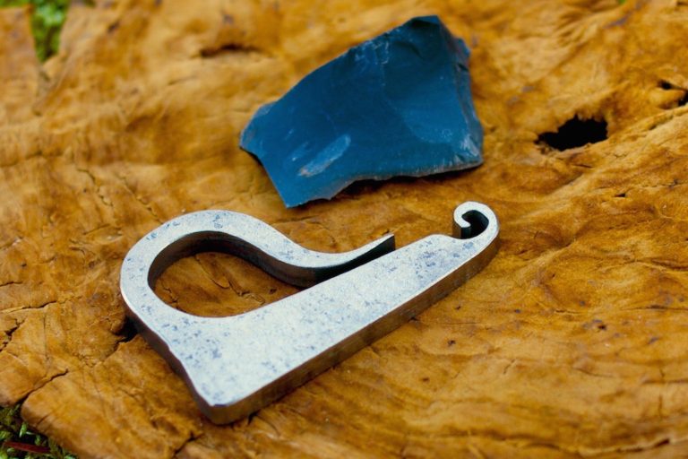 Fire Starter | A Traditional Fire Making Tool from Flint and Steel